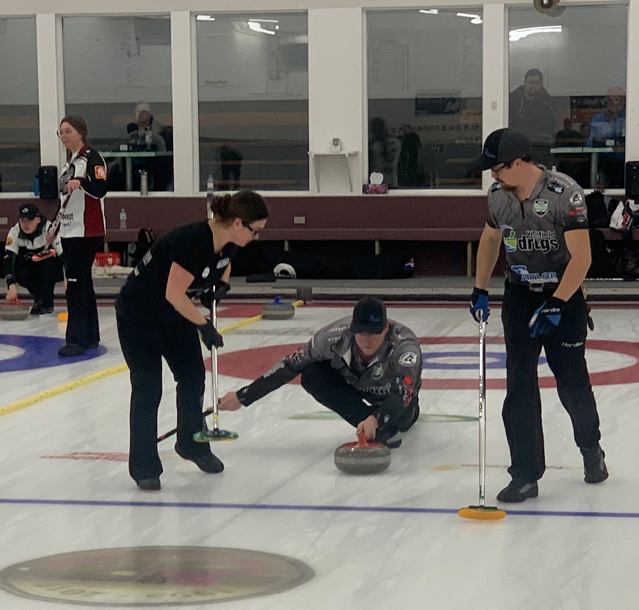 CHAMBERS WINS CHICKEN CHEF MIXED PROVINCIAL TITLE | thecurler.com